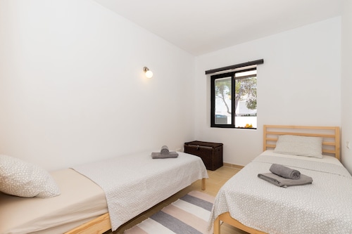 Moderne Appartement La Xica Avec Connexion Wi-fi, Balcon, Terrasse Et Piscine Commune ; Parking Dans La Rue - Ciutadella de Menorca