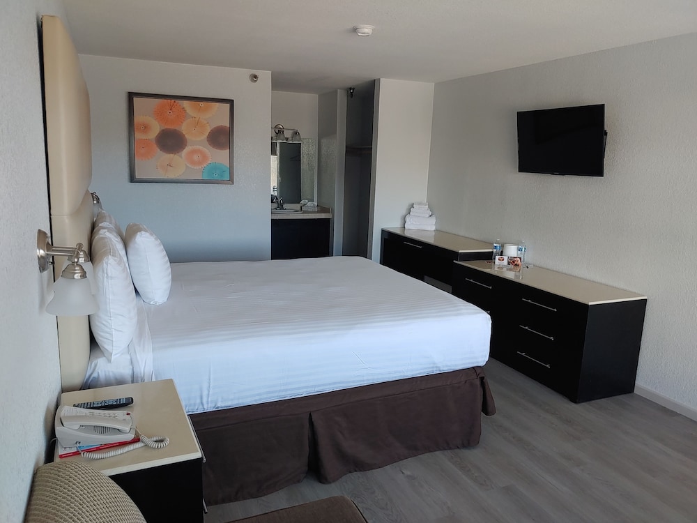 Room Deals for The New Pioneer, Laughlin starting at $33 | Hotwire