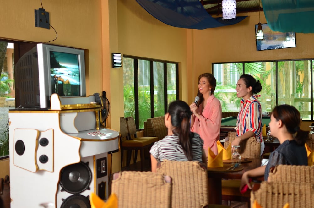 San Remigio Beach Club Sports and Leisure Resort, San Remigio: Room ...