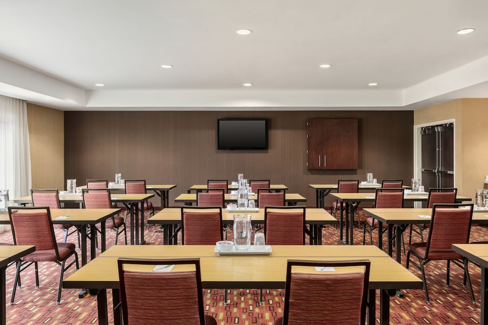 Courtyard by Marriott Burlington Mt. Holly Westampton, Mount Holly ...