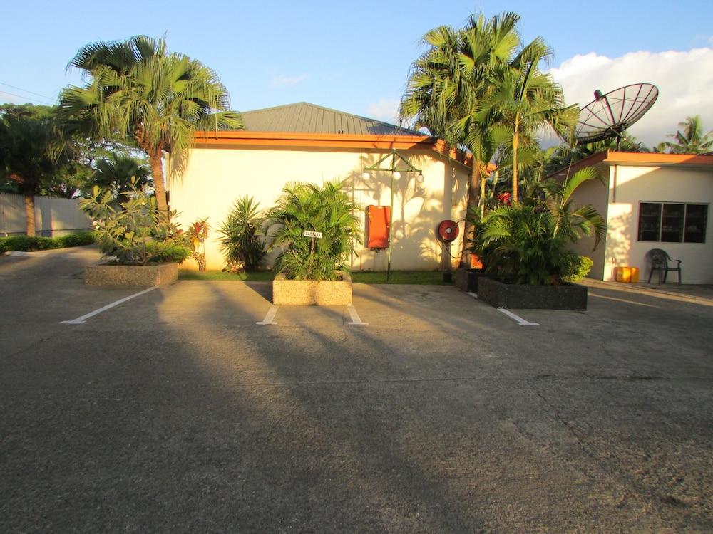 Wailoaloa Beach Resort Fiji in Nadi | Best Rates & Deals on Orbitz