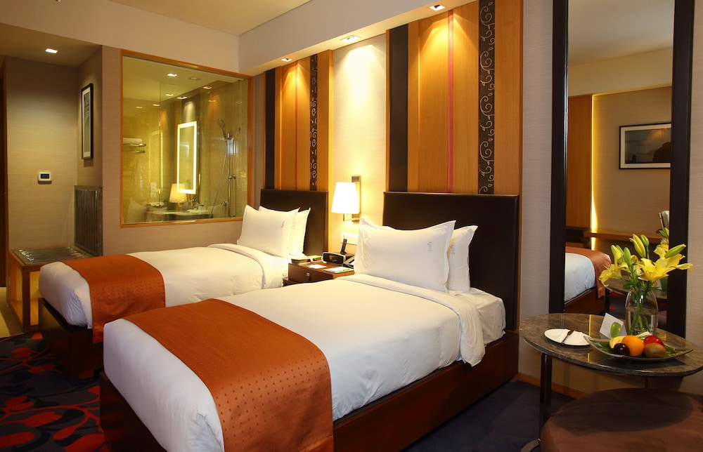 Holiday Inn New Delhi Mayur Vihar Noida, an IHG Hotel Deals & Reviews ...