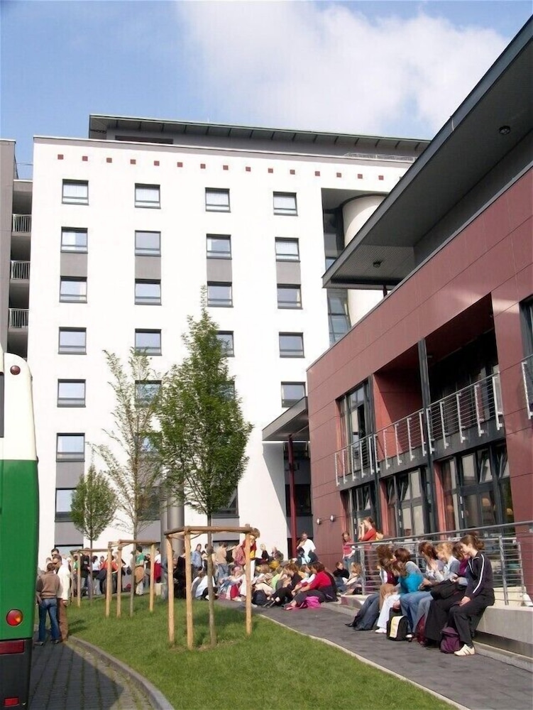 Jugendherberge Köln-Deutz City- Hostel in Cologne | Best Rates & Deals ...