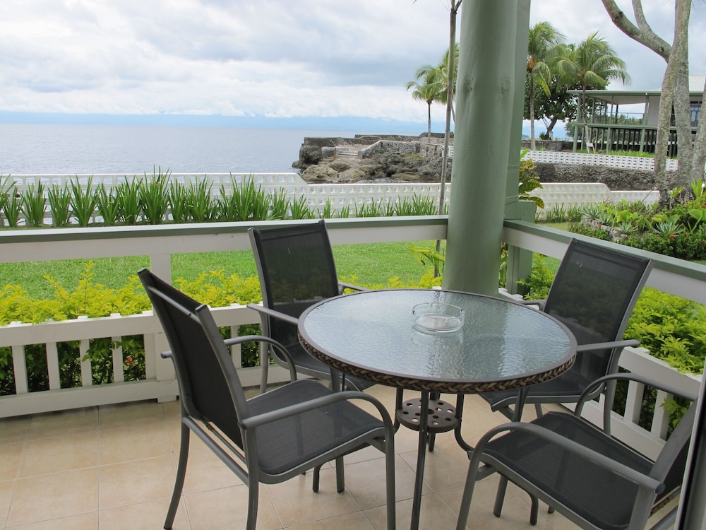 Madang Lodge Hotel, Madang: Room Prices & Reviews | Travelocity