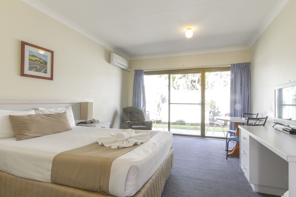 Island Palms Motor Inn: NZ$144 Deals & Reviews (Forster, AUS) | Wotif
