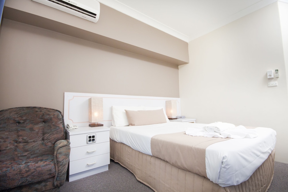 Island Palms Motor Inn: AU$132 Deals & Reviews (Forster, AUS) | Wotif