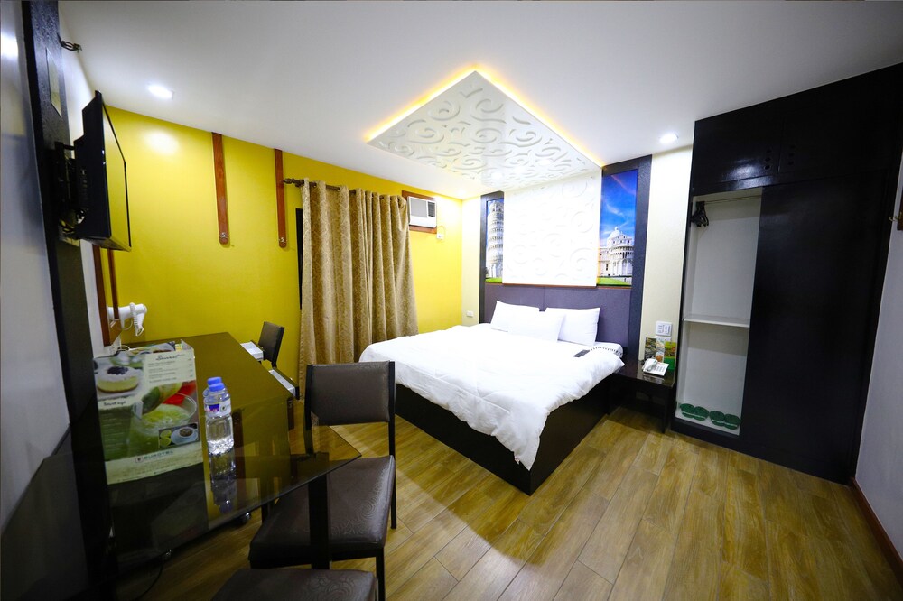 Eurotel North Edsa in Manila | Best Rates & Deals on Orbitz