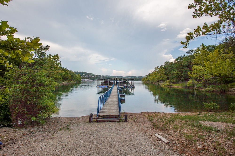 The Village At Indian Point Resort in Branson | Best Rates & Deals on ...