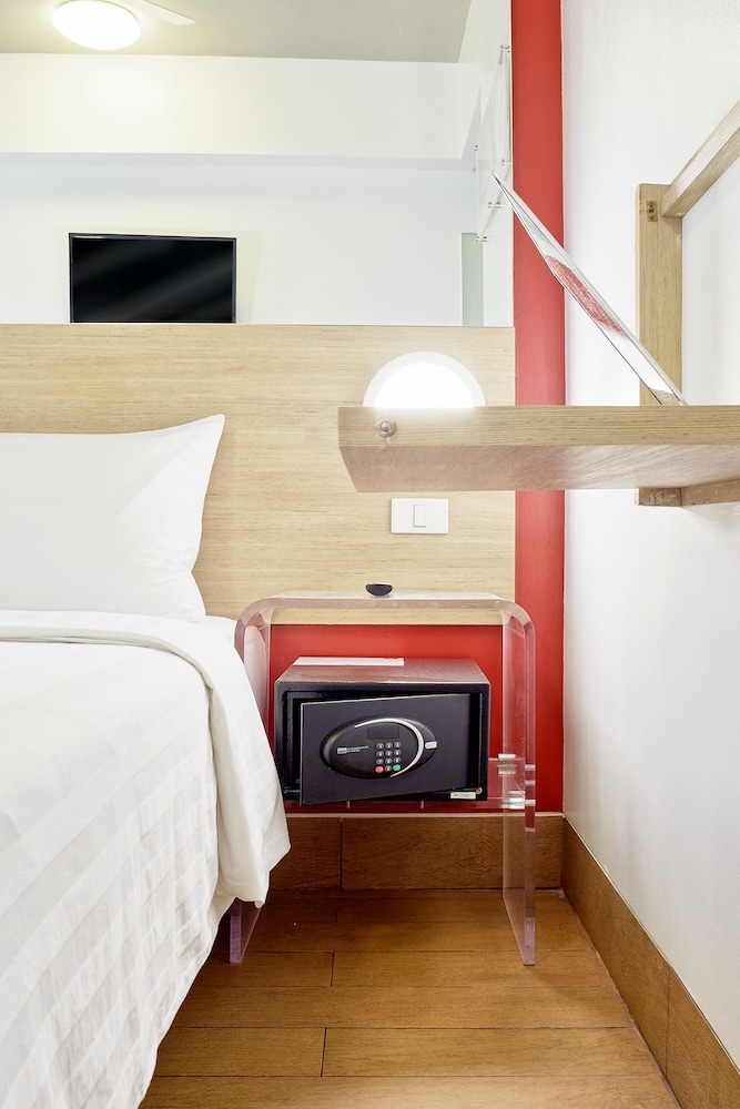 Red Planet Clark Angeles City in Angeles City | Best Rates & Deals on ...