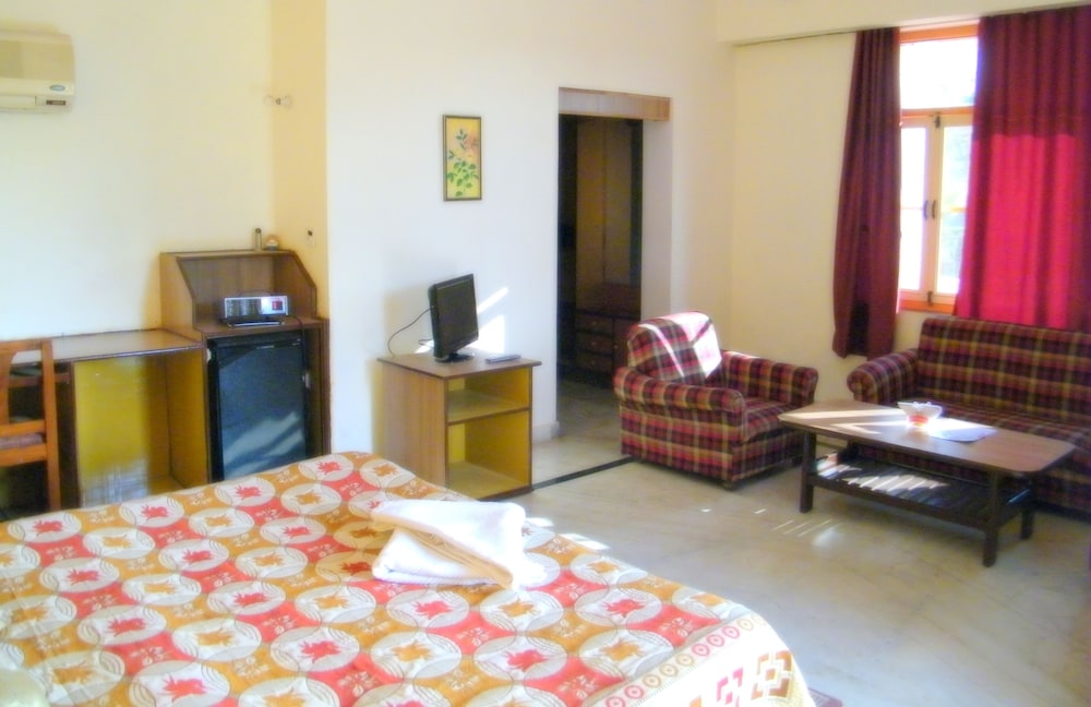 The New Swaraj Resort: AU$28 Deals & Reviews (Bharatpur, IND) | Wotif