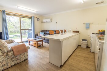 Emu Beach Chalets: AU$202 Deals & Reviews (Albany, AUS) | Wotif