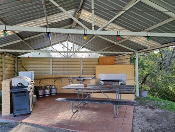 Emu Beach Chalets: AU$189 Deals & Reviews (Albany, AUS) | Wotif