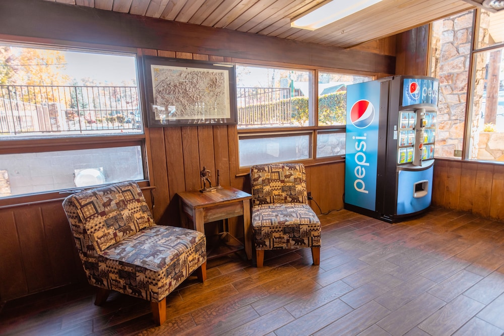 Brookside Lodge in Gatlinburg | Best Rates & Deals on Orbitz