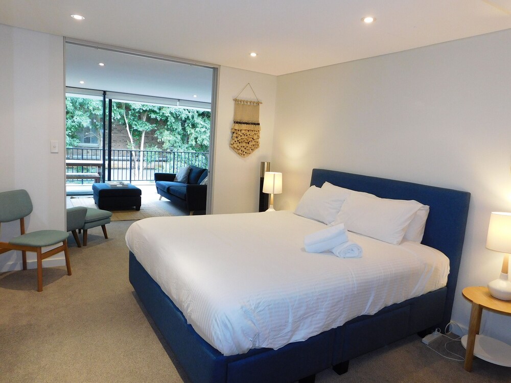 Stylish Parkside Retreat - Outdoor Pool & Undercover Parking - Randwick ...