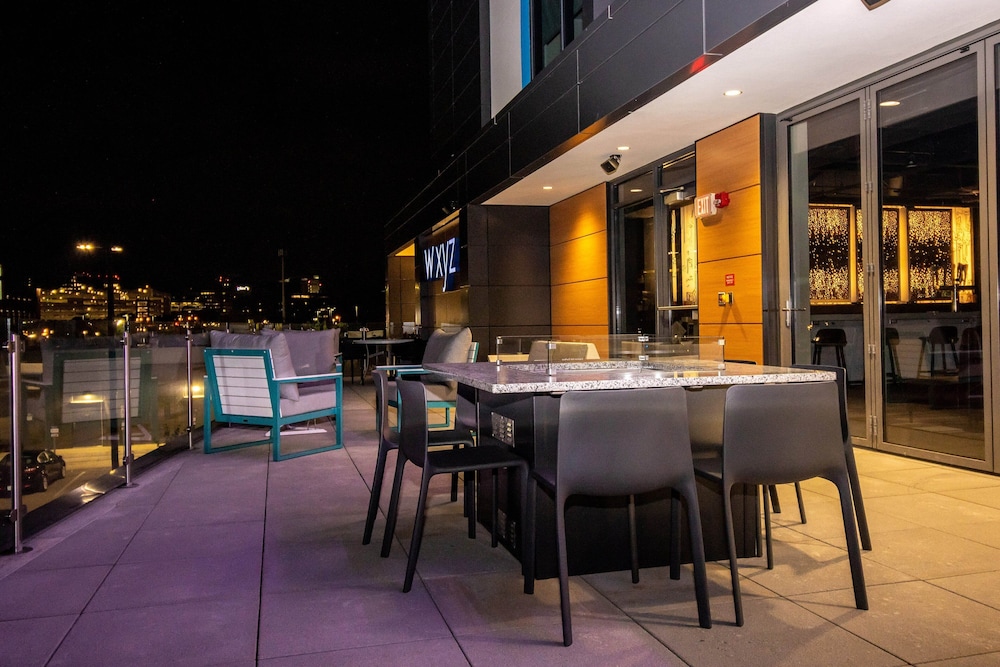 Aloft St. Louis Cortex in St. Louis | Best Rates & Deals on Orbitz