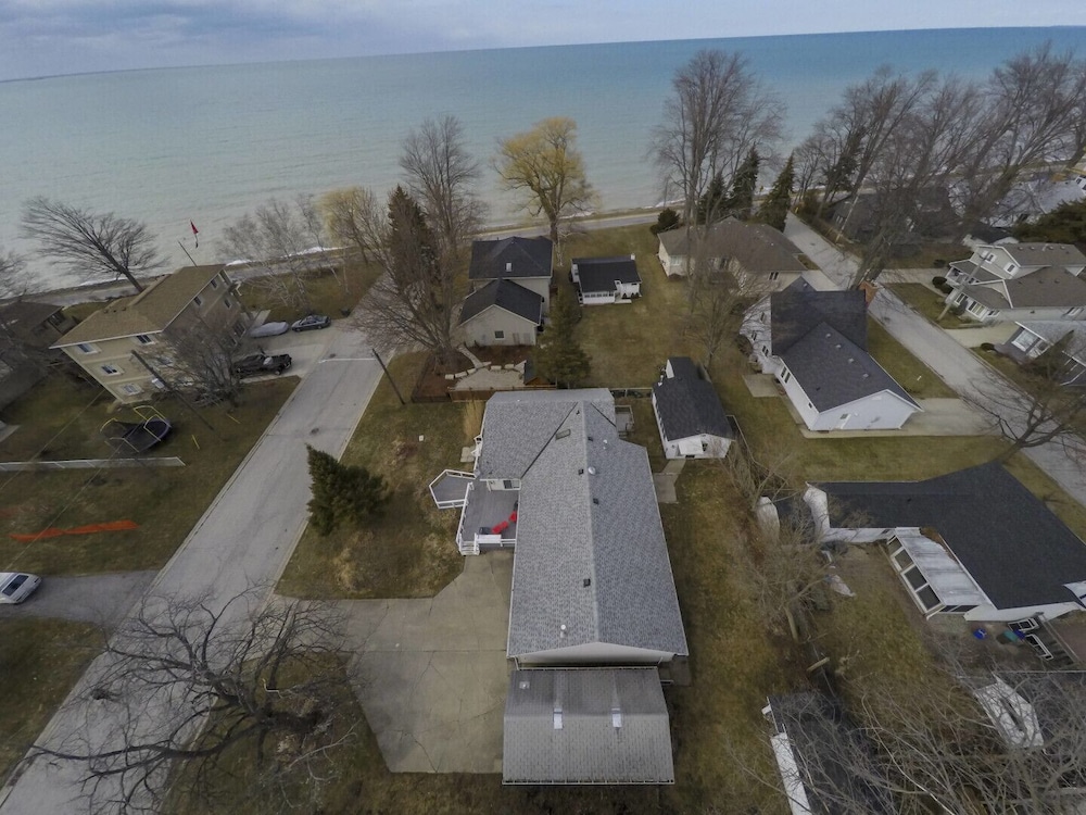 Brights Grove Lake View Cottage - Sarnia | Vrbo