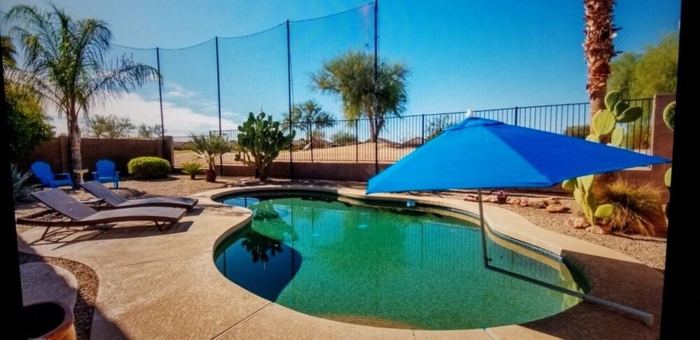 Golfer's Paradise!!!-On Johnson Ranch Golf Course with pool! - San Tan ...