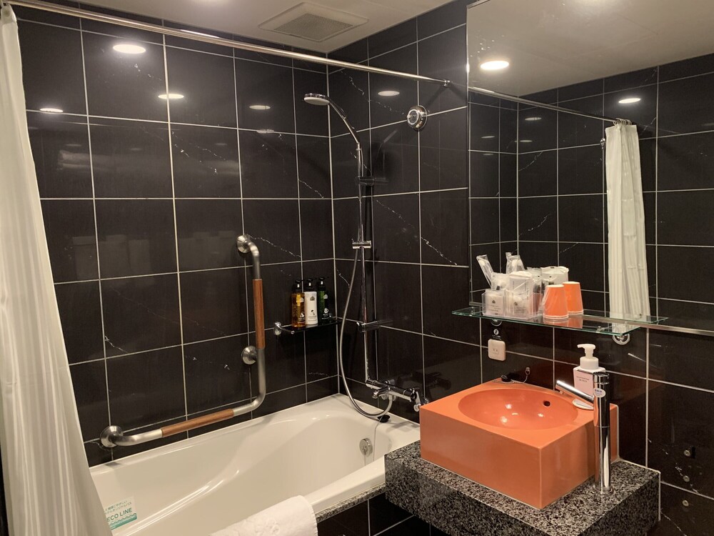 APA HOTEL Roppongi Six in Tokyo | Best Rates & Deals on Orbitz