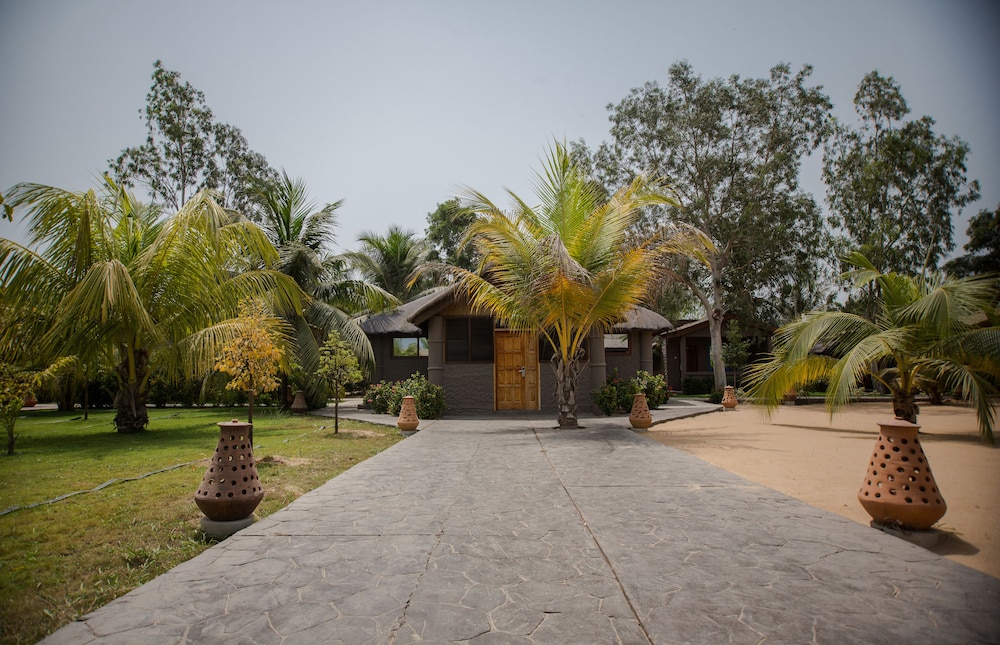 Aborigines beach resort, Keta: Room Prices & Reviews | Travelocity