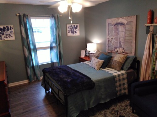 Applewood Cottage
Welcome Home - Elizabethtown, KY