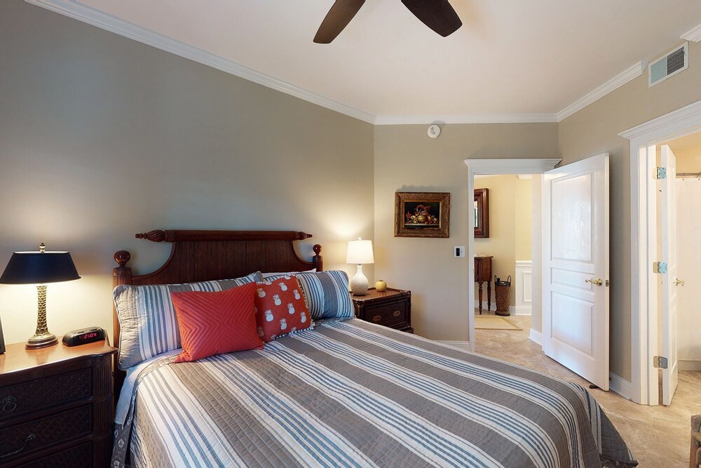 Beautifully decorated OCEANFRONT condominium! - St. Simons Island | Vrbo