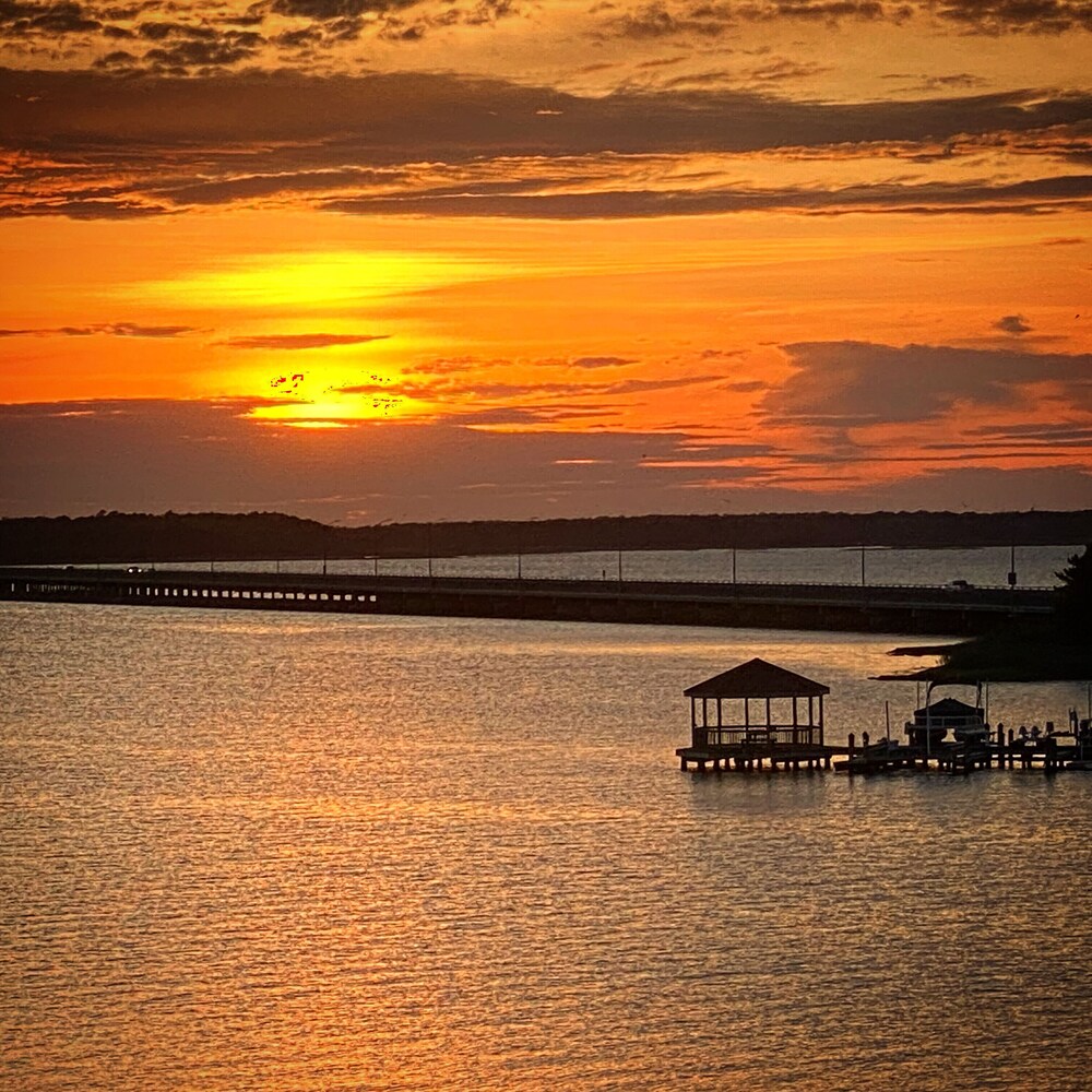 AMAZING BAYSIDE SUNSET VIEWS! Sunset 309 @Coconut Malorie Resort next ...