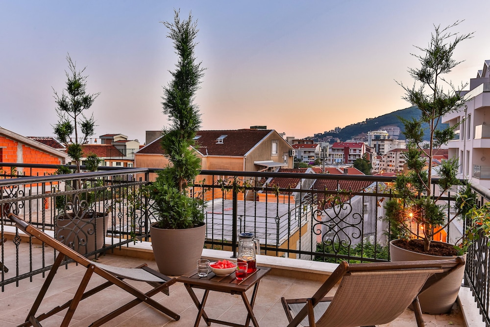 Hotel Tate by Aycon: Rooms, Reviews & Deals (Budva, MNE) | Wotif
