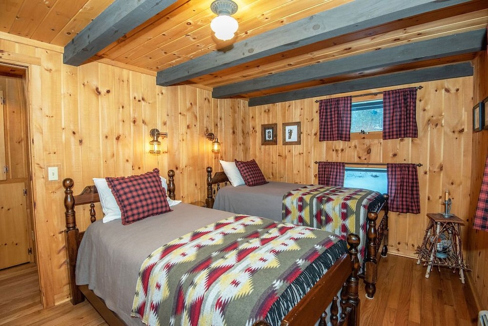 Fish Hook Cove on Lake Superior. Enjoy Grand Marais, Lutsen & the North ...