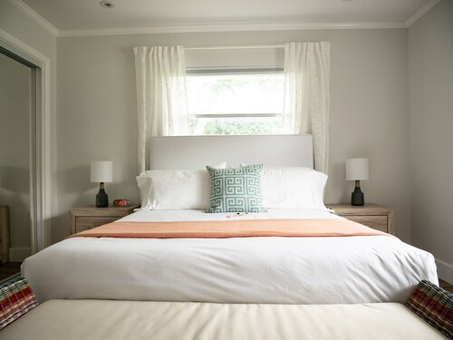 New Pool Paradise! Wpb 3/2 Designer Home (No Pets) - 팜비치