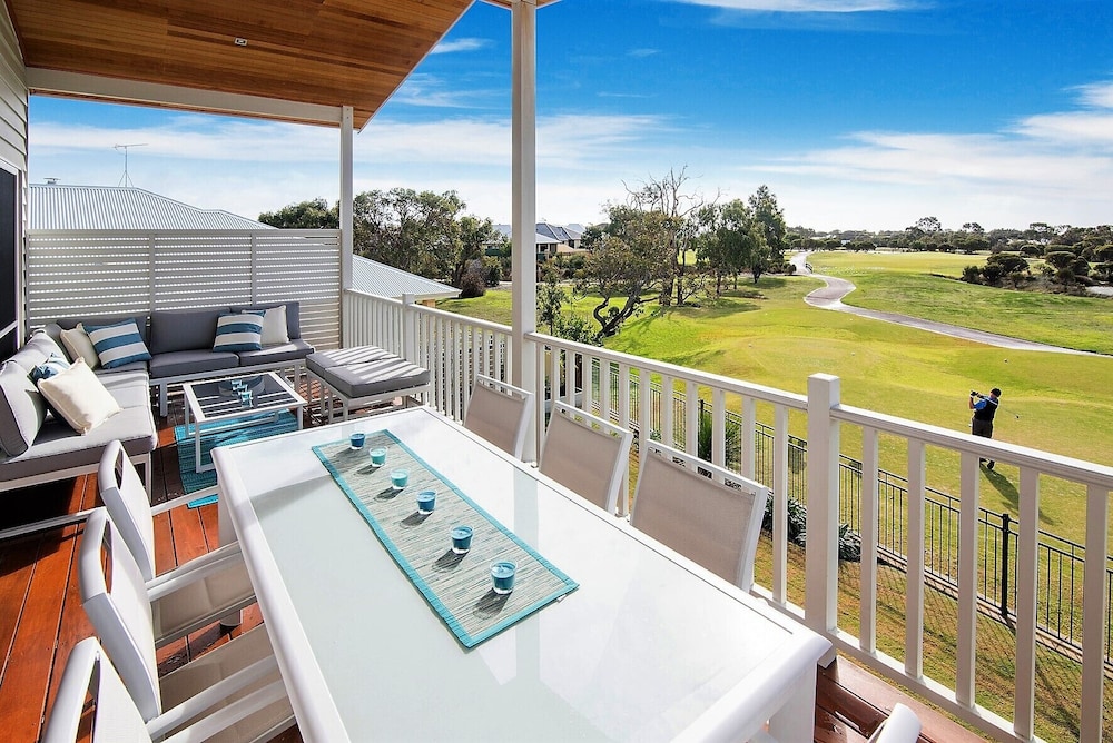 Backing onto Golf Course & just moments away from Dunsborough’s ...