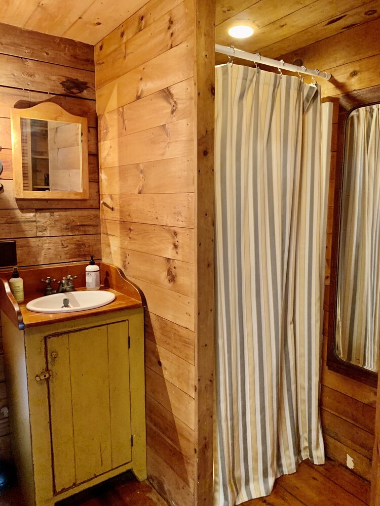 Rustic Lakeside Cabin at White Gate Farm: Deals & Reviews (East Lyme ...