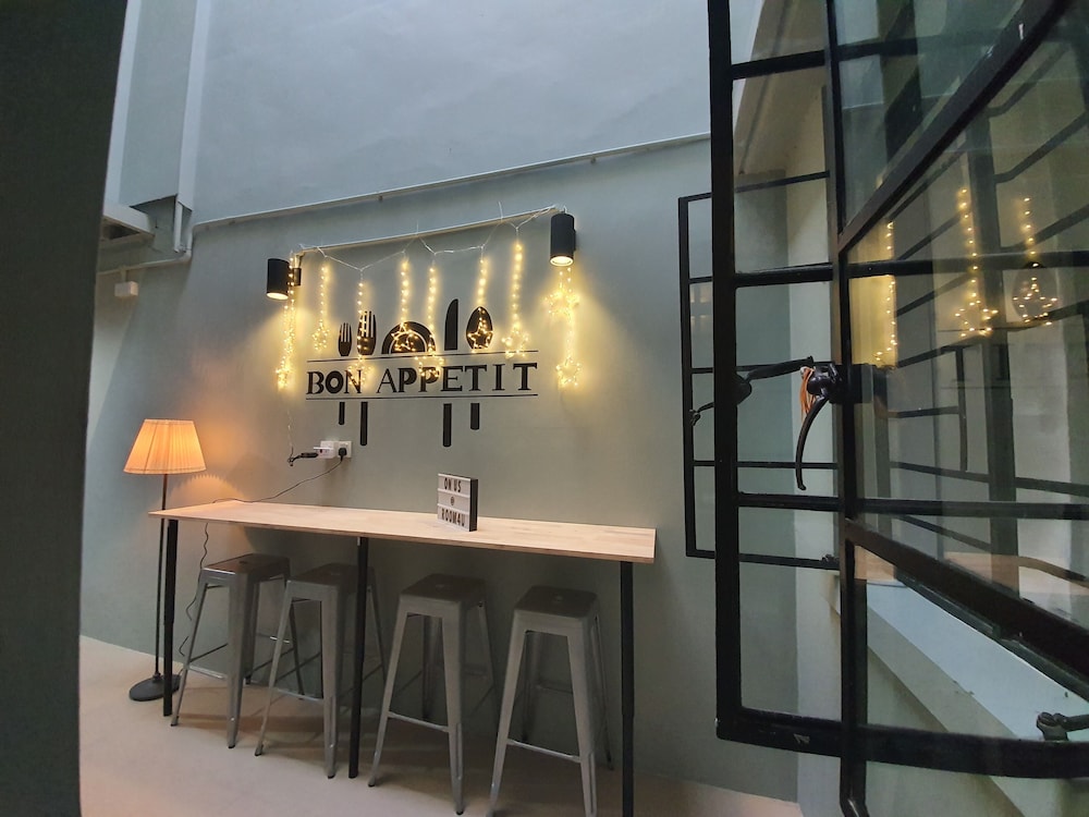 Room at Jln Loh Boon Siew Georgetown: AU$27 Deals & Reviews (George ...