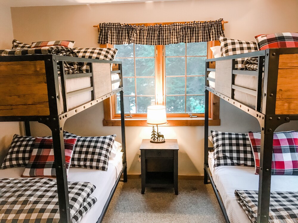 Three Lakes Chain! Lakefront Cabin with Private Dock/Gameroom/Firepit ...