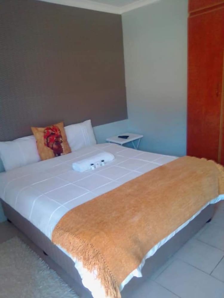 Kubo Bed And Breakfast Deals & Reviews (Intsika Yethu, ZAF) | Wotif