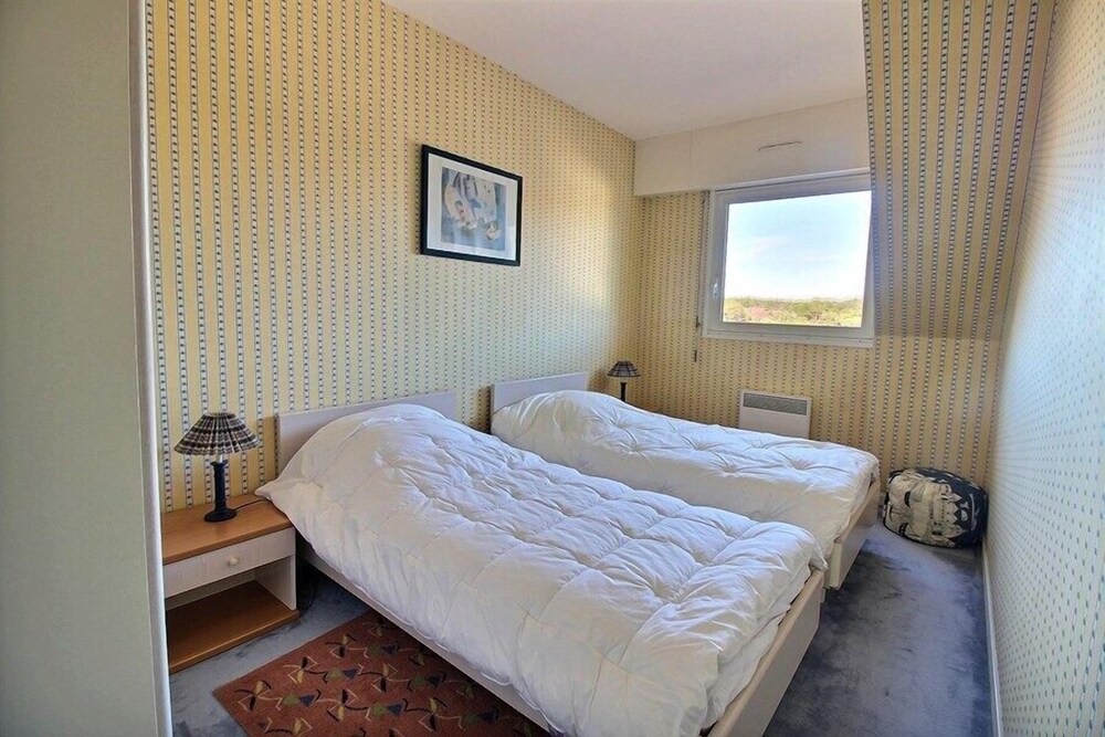 GRAND LARGE A C4 : Grand appartement pour 4 personnes en front de mer ...