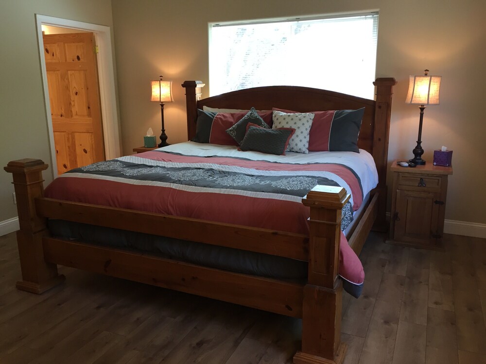 Lake Combie Lakefront with Dock For Your Boat, Pool and Spa - Meadow ...