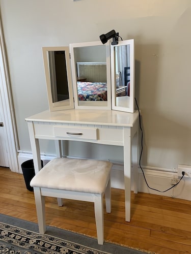 Walk To Downtown ! Free Parking! Private Entrance! - Portland, ME