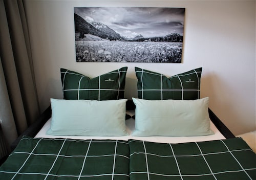 Flat Almwiese With Summer Mountain Railway Ticket - Oberstdorf