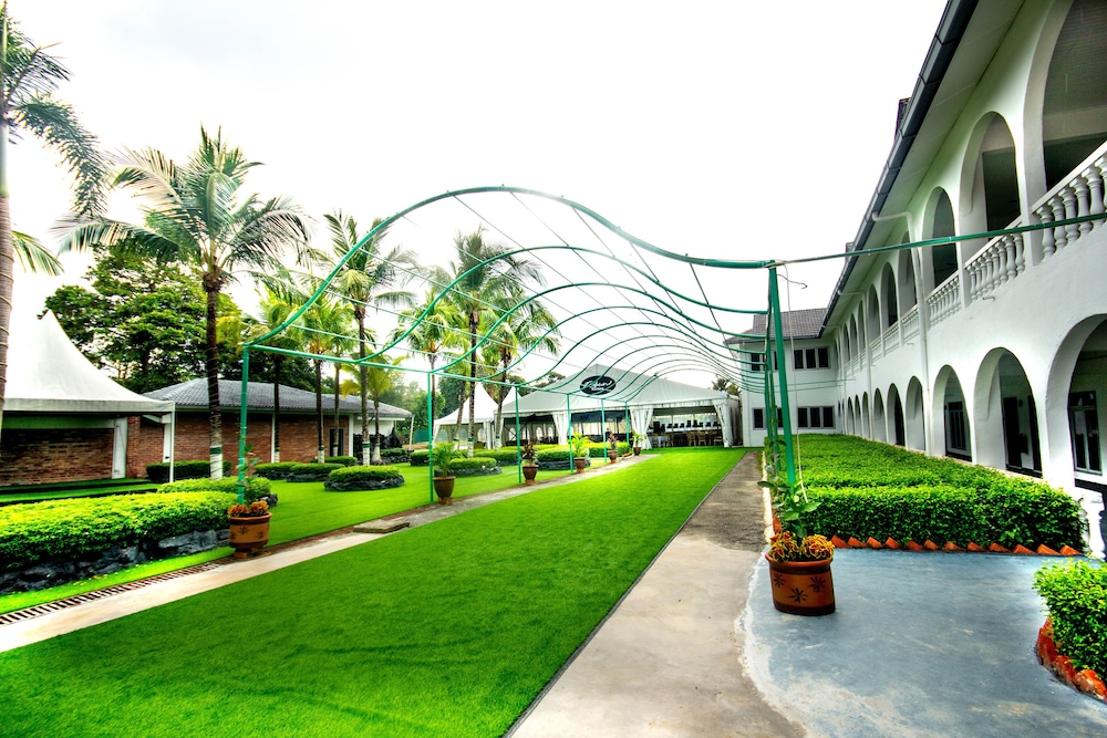 Embun Resort Putrajaya in Kuala Lumpur | Best Rates & Deals on Orbitz