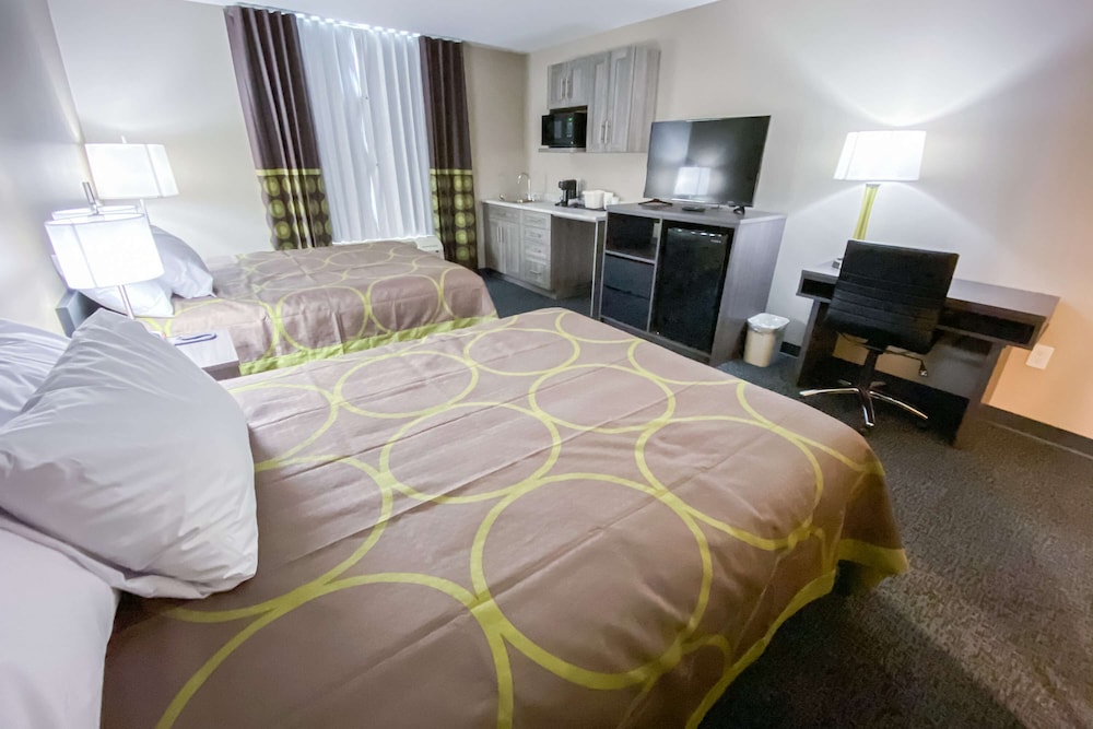 Super 8 by Wyndham Moosonee in Moosonee | Best Rates & Deals on Orbitz