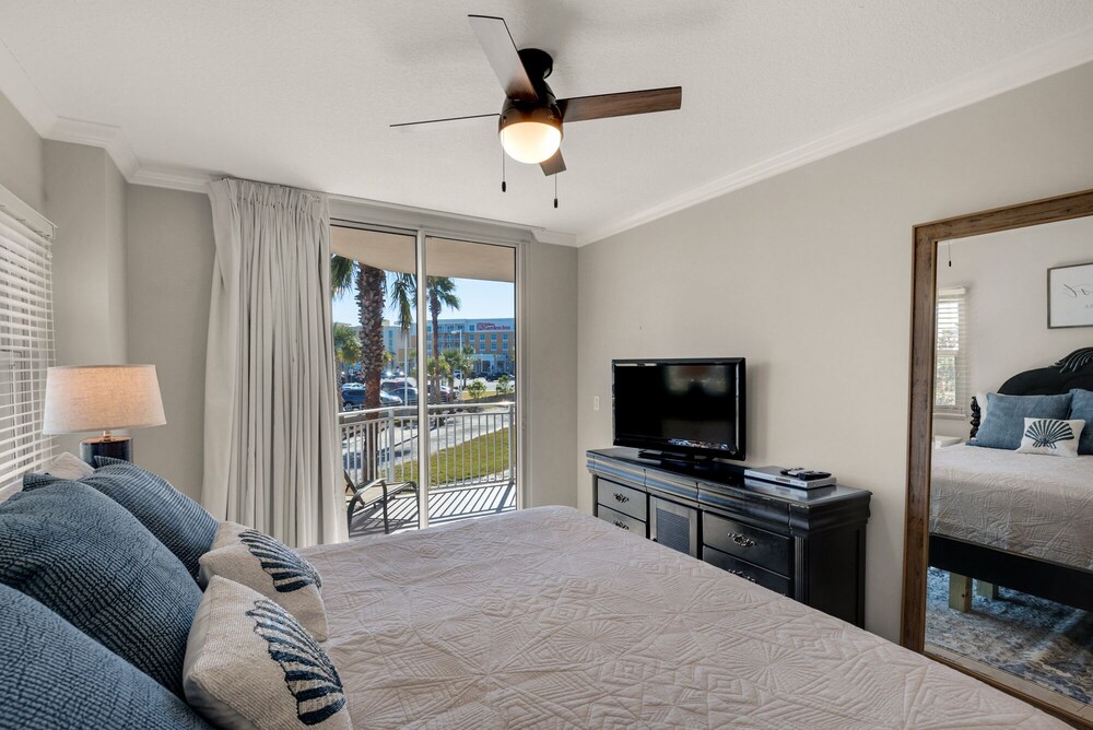 Waterscape A135, Ground Floor, Beachfront, Lazy River, Sleeps 8: Rooms ...