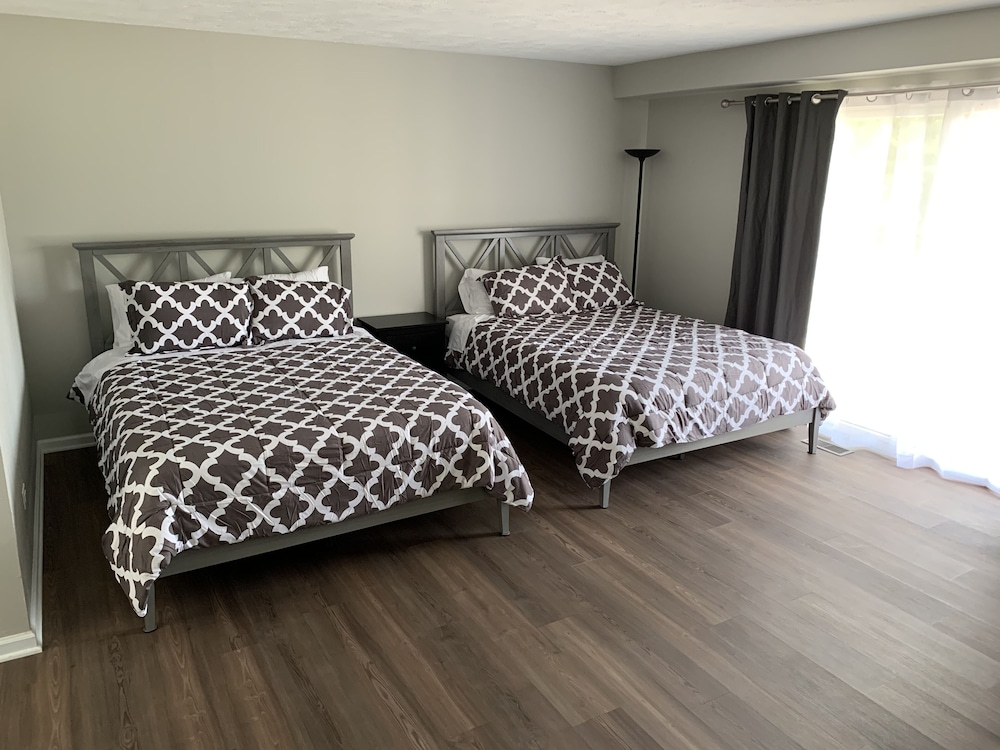 Newly Remodeled in Pistakee Bay on the Chain O' Lakes - McHenry County ...