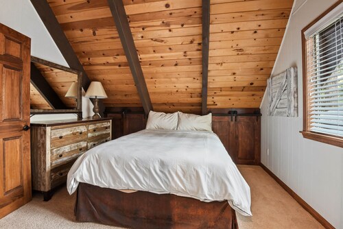 Incline Cottage Year-round Outdoor Fun! - Sand Harbor, Incline Village