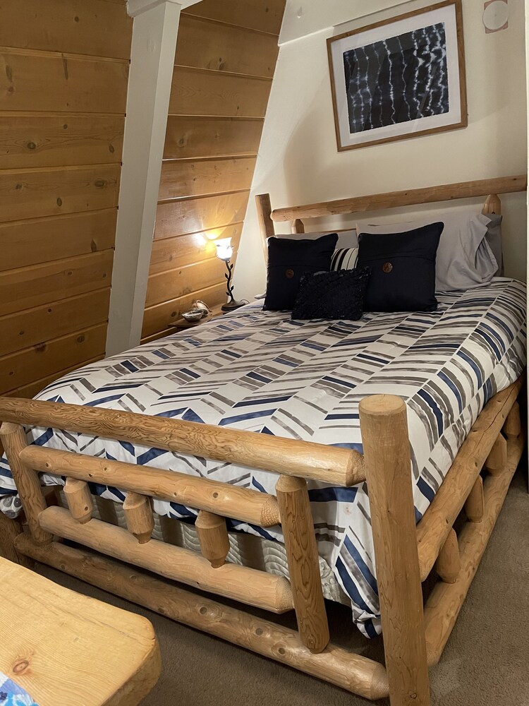 DUNEHAVEN AFRAME CABIN LAKEFRONT DUNE ACCESS RETREAT - Coos County | Vrbo