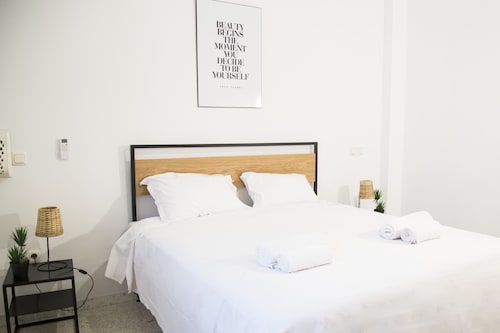 Apt Moderne Face Au Parc Et Au C Ur De La Marsa - La Marsa