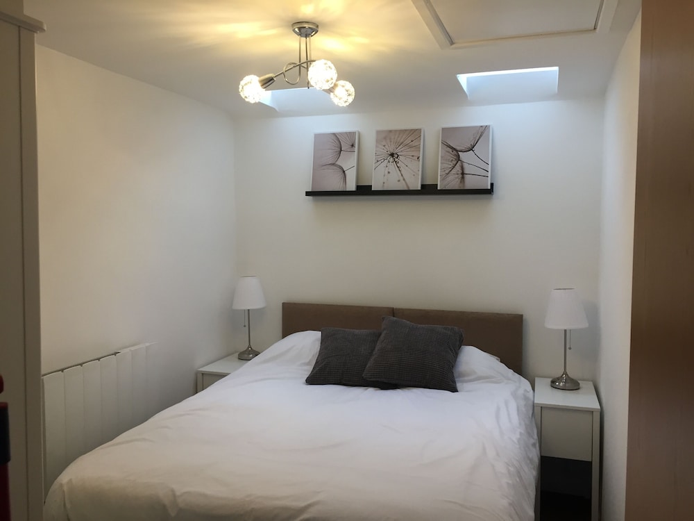 Harpenden House Apartment 7 quality at its best! Reviews, Deals ...