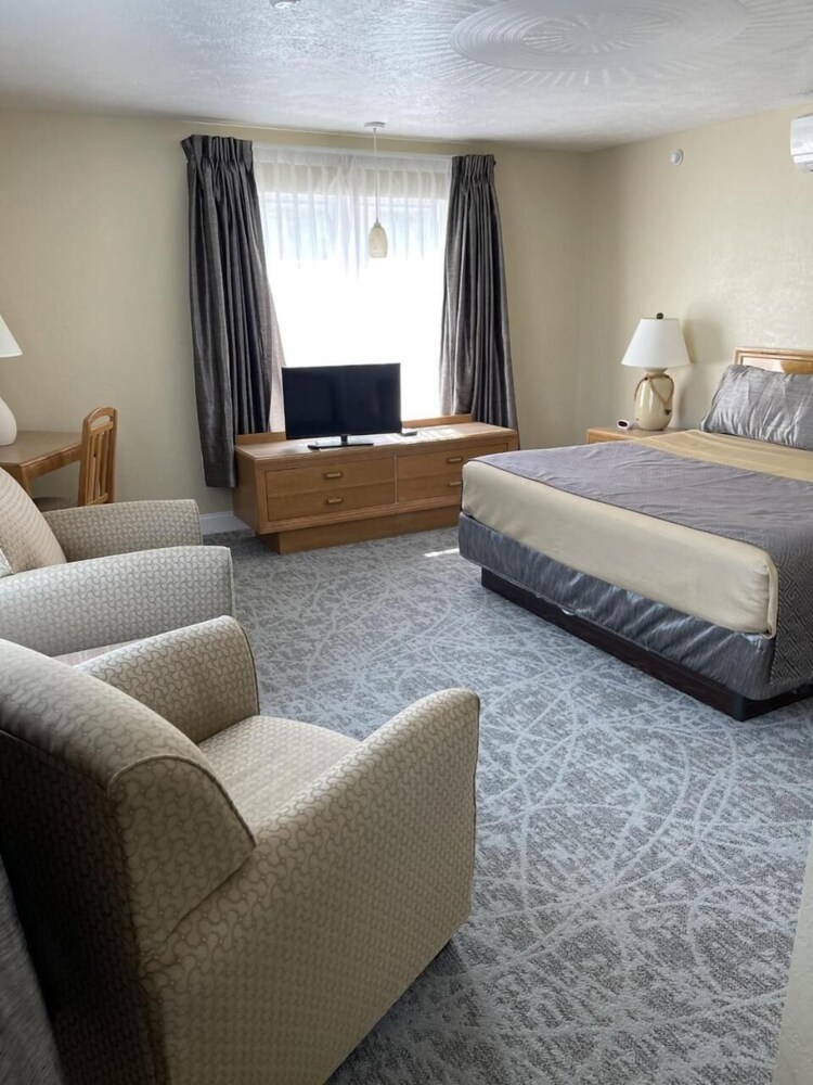 Lake Front Hotel in Cooperstown | Best Rates & Deals on Orbitz