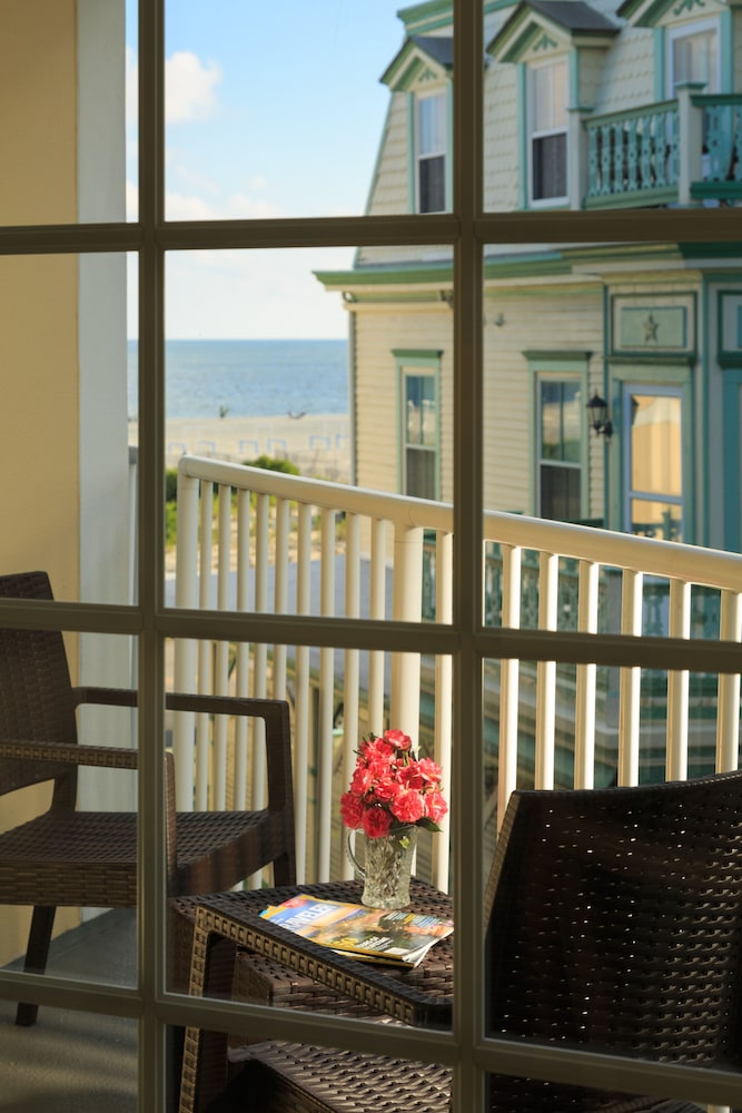 La Mer Beachfront Resort in Cape May | Best Rates & Deals on Orbitz