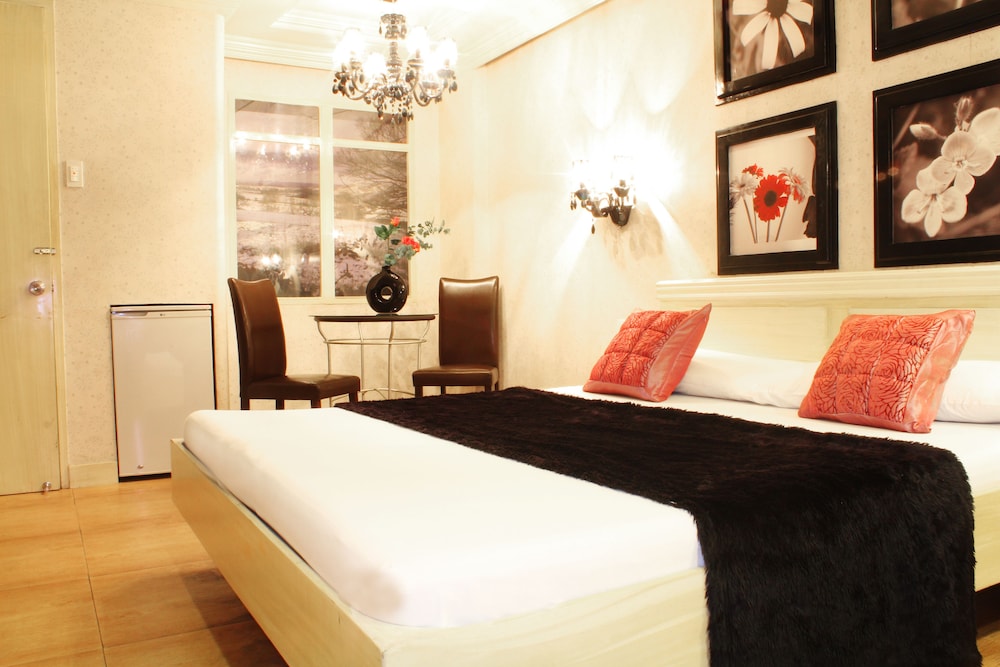 Victoria Court Hillcrest - Pasig in Manila | Best Rates & Deals on Orbitz