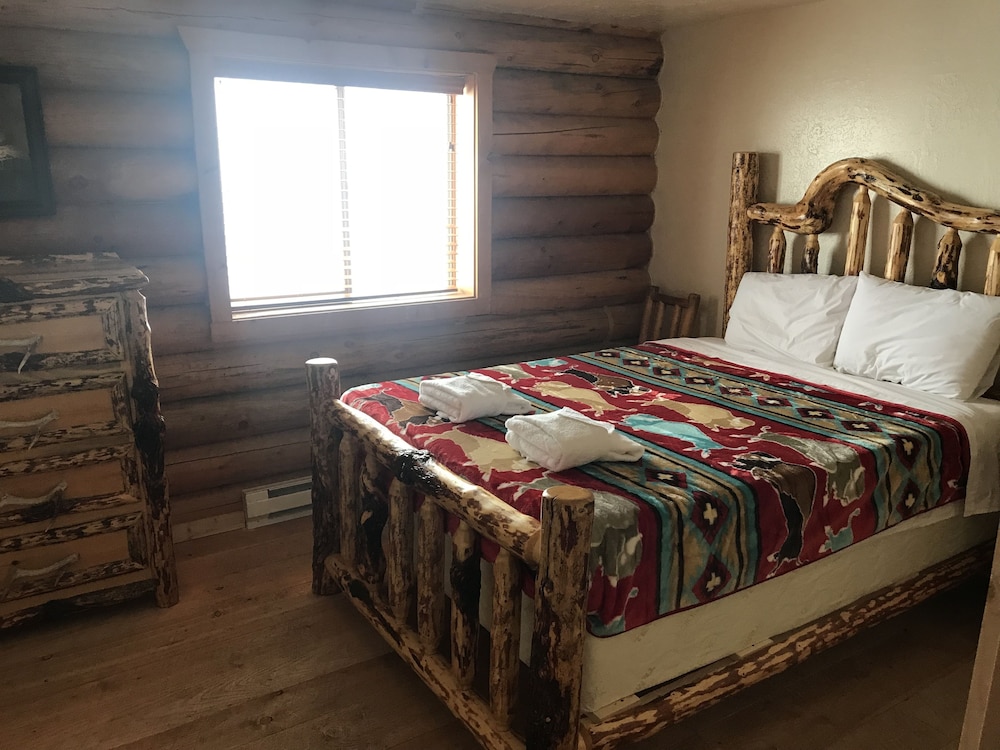 Heart 6 Ranch in Moran | Best Rates & Deals on Orbitz